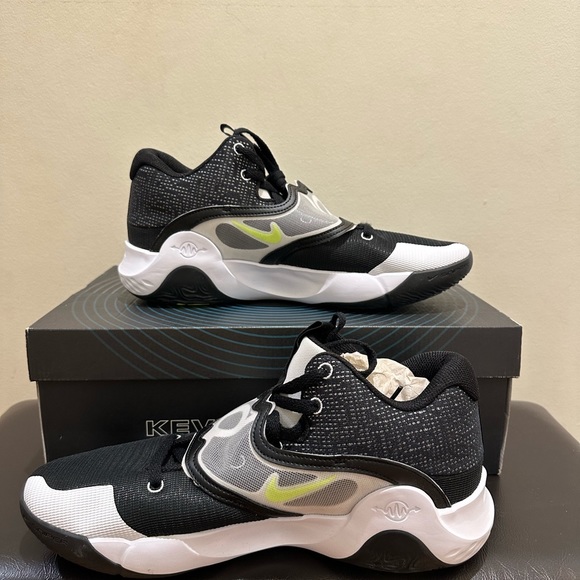 Nike | Shoes | Nib Mens Nike Basketball Kd Trey 5 X Black White Volt ...